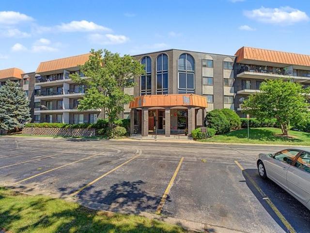 4900 Foster St Apt 407, Skokie, IL 60077