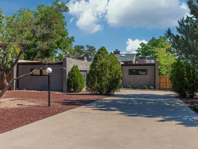 4900 Justin Dr NW, Albuquerque, NM 87114