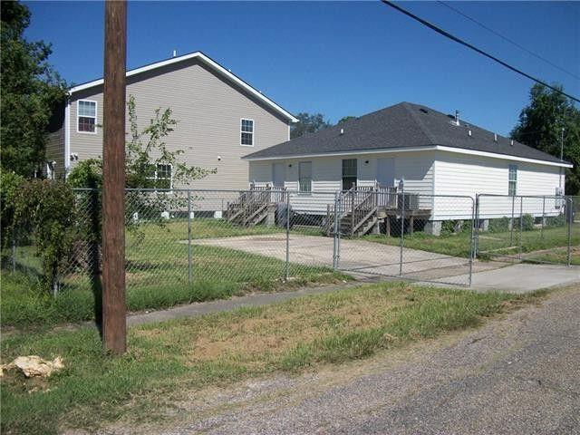 4900 Pecan Street