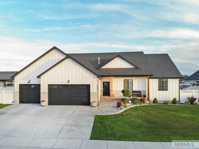 4900 Torcello Dr, Ammon, ID 83401