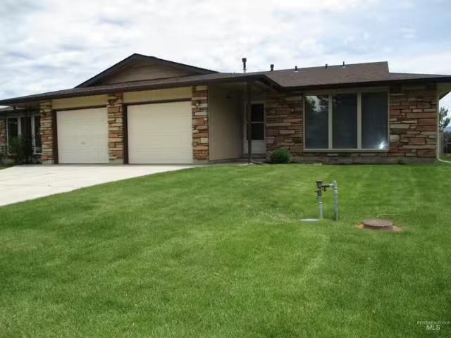 4900 4902 Sunderland Drive, Boise, ID 83704