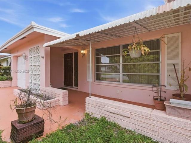 4901 NW 53rd St, Tamarac, FL 33319