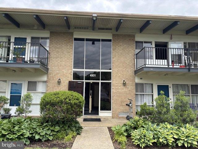 4901 Americana Dr Apt 202, Annandale, VA 22003