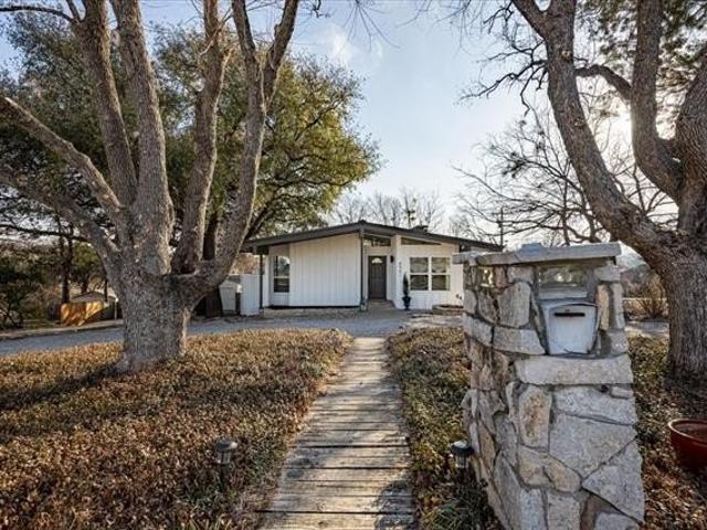 4901 Fairway Ct, Granbury, TX 76049