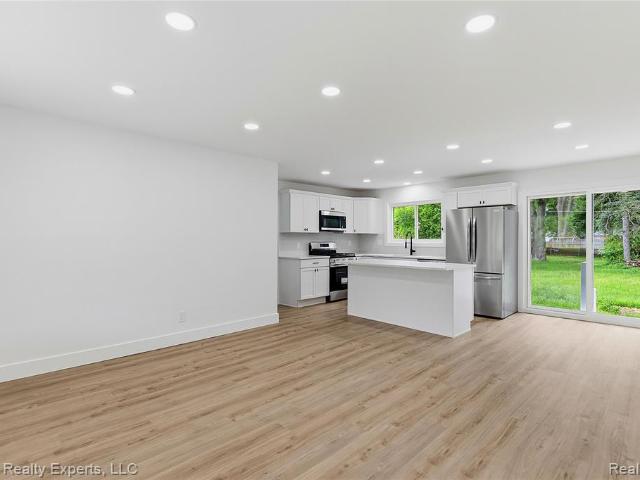 4901 Robert Street