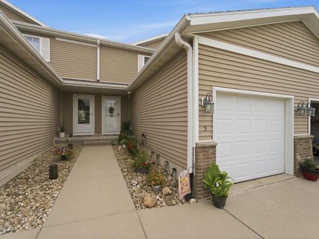 4902 Algonquin Dr Unit 5, Cedar Falls, IA 50613