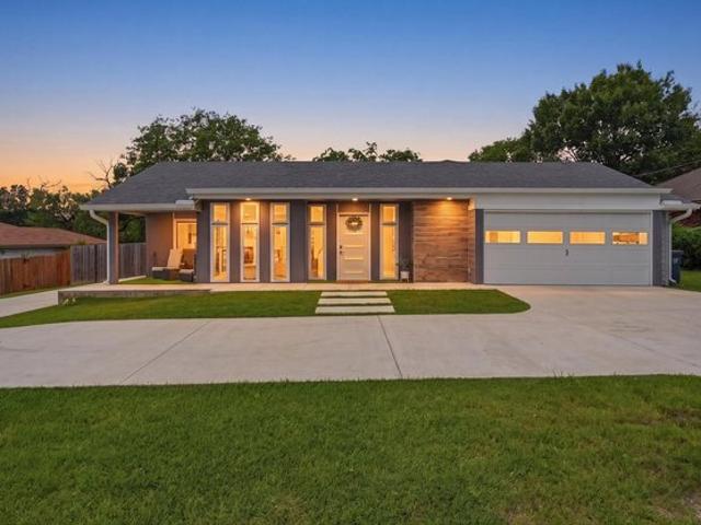 4902 E Boquillas Ct, Granbury, TX 76049