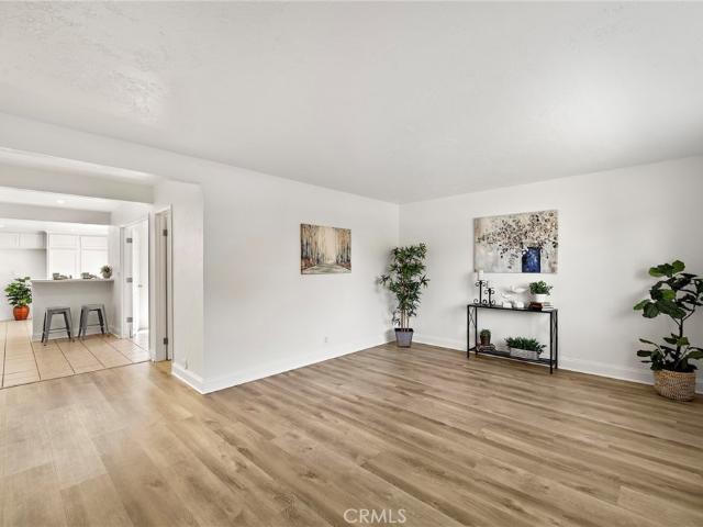 4902 Pearce