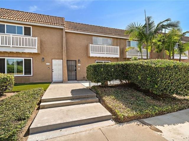 4902 Pearce Dr, Huntington Beach, CA 92649