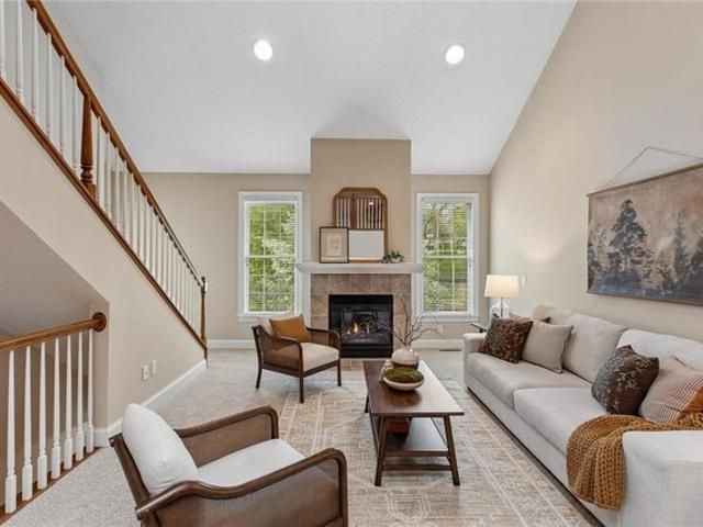 4902 Steeplechase Ct Unit 35, Eagan, MN 55122