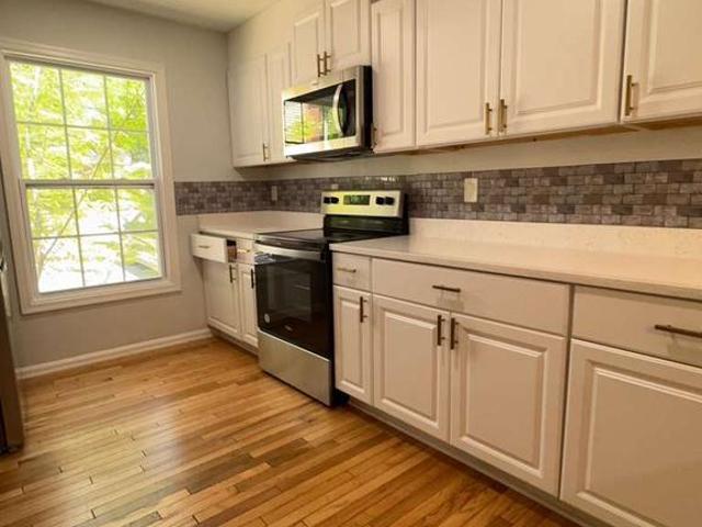 4902 Van Walbeek Place