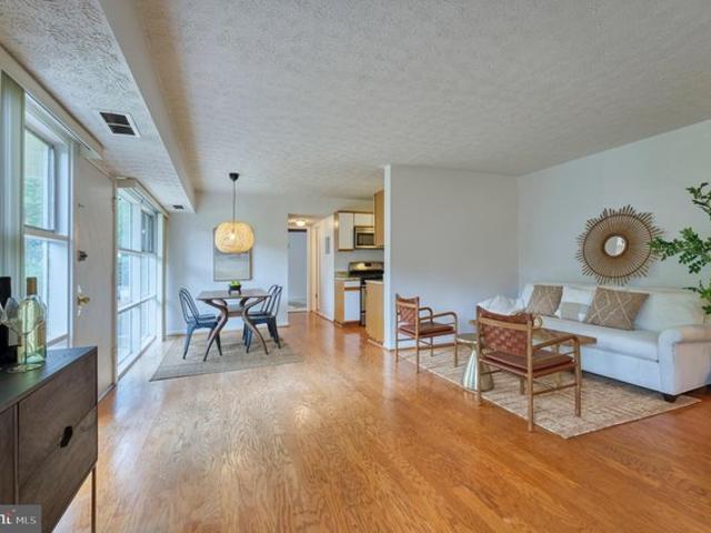 4903 Americana Dr Apt T7, Annandale, VA 22003