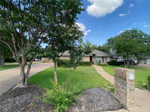 4903 Bay Oaks Court