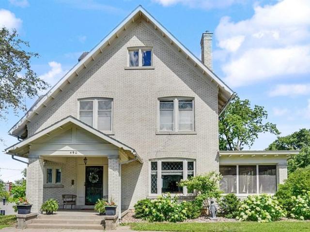 490 Alpine St, Dubuque, IA 52001