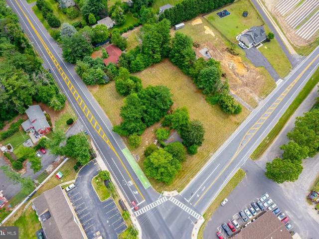 490 Greentree Road