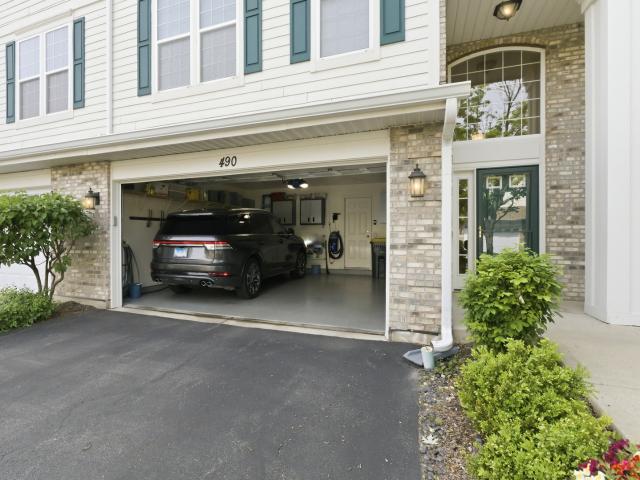 490 Dolton Lane