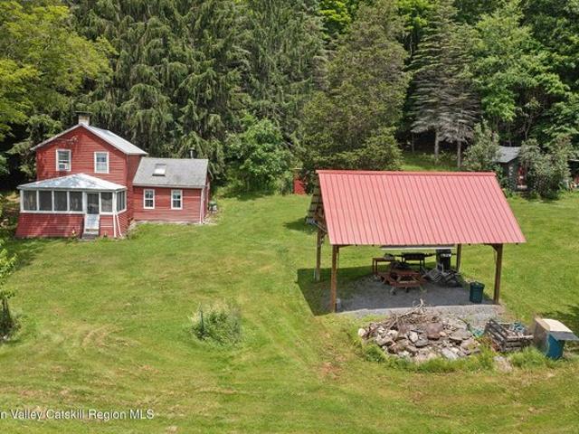 490 Ecker Hollow Rd, Schoharie, NY 12157