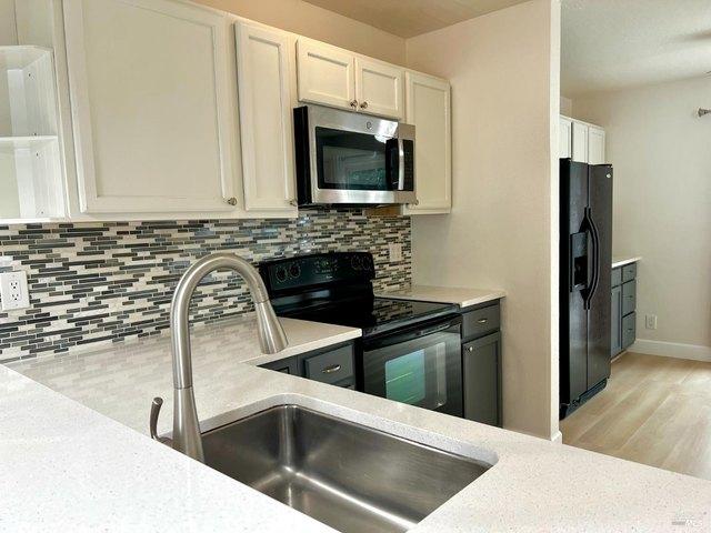 490 Edgewood Dr Apt 23, Vacaville, CA 95688