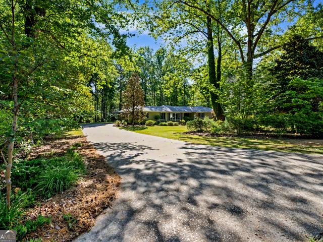 490 Hawthorne Dr, Fayetteville, GA 30214 | MLS #10735 | Compass