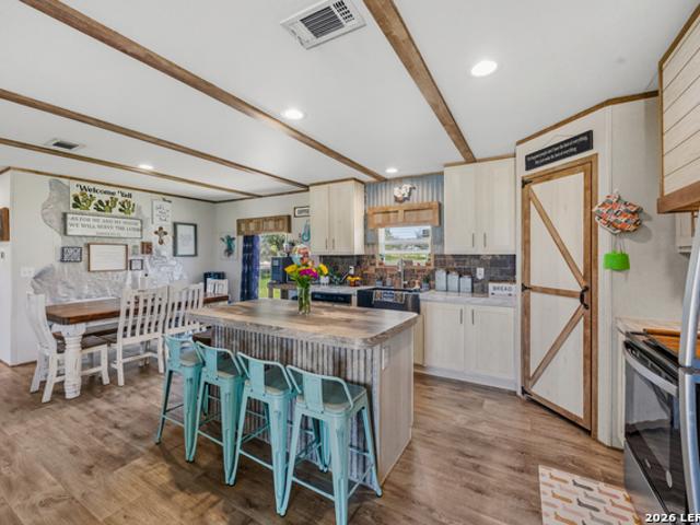 490 Hernandez Rd