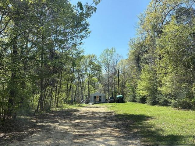 490 Powell Ln, Livingston, TX 77351