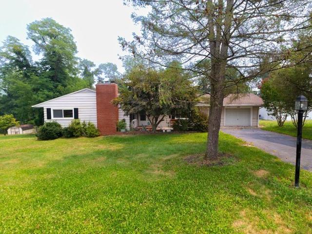490 Pine Ridge Cir, Lewisberry, PA 17339