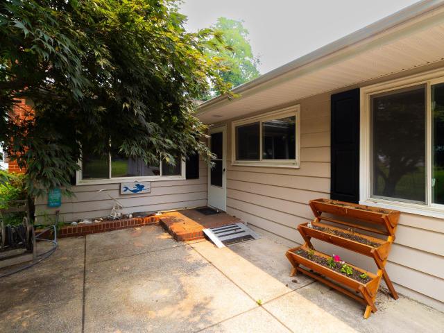 490 Pine Ridge Circle