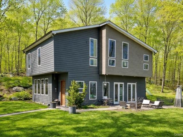 490 Pudding St, Carmel, NY 10512