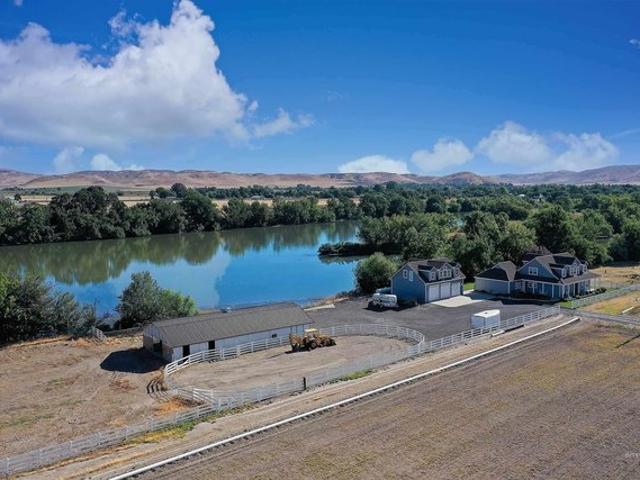 490 Ripple Rd, Ontario, OR 97914