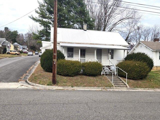 490 W Spiller St, Wytheville, VA 24382