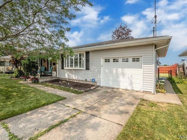 490 Two Mile Creek Rd, Tonawanda, NY 14150