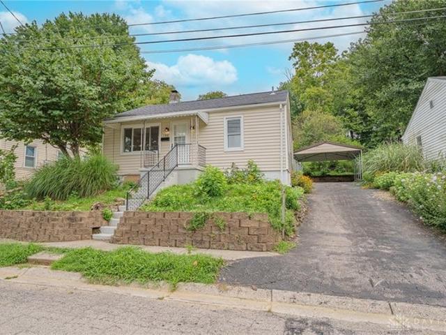 490 Valley View Dr, South Lebanon, OH 45065