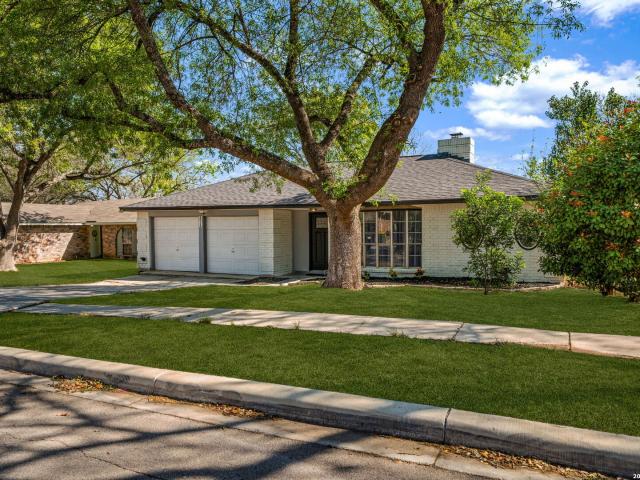 4914 Crestwood Dr, Schertz, TX 78108 | MLS #1951 | Compass