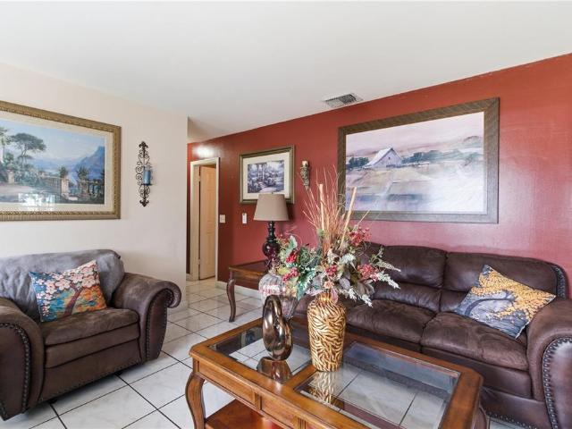 4914 Holiday Dr, Tampa, FL 33615 | MLS #TB8513