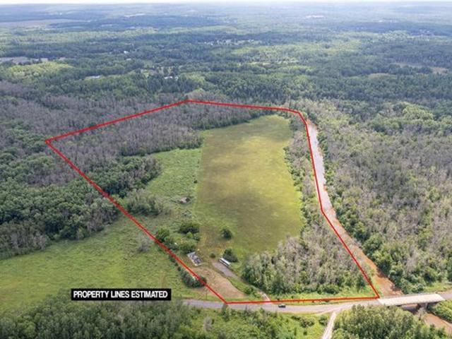 4914 S Finn Rd, Superior, WI 54880