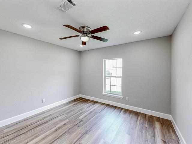 4914 29th St, Dickinson, TX 77539 | MLS #82707