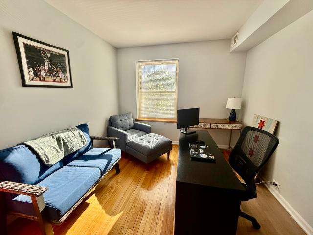 4915 N Wolcott Avenue # 2B
