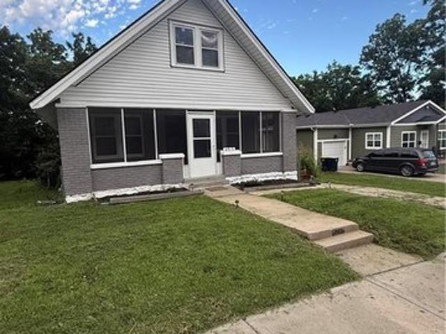 4915 Olive St, Kansas City, MO 64130