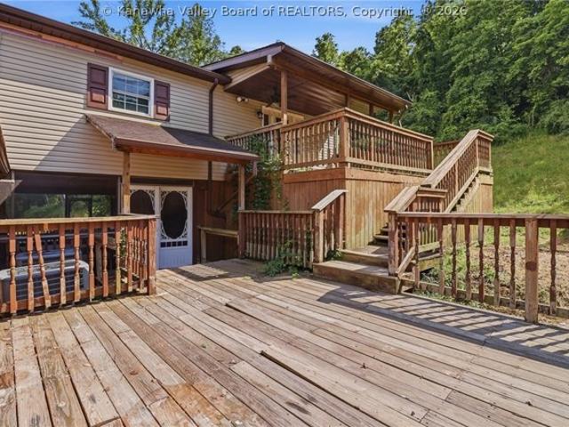 4915 Coal River Rd, Tornado, WV 25202