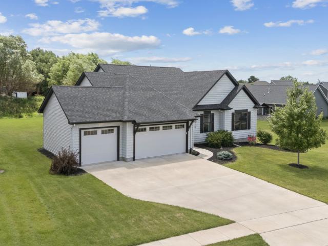 4915 Lakeside Drive