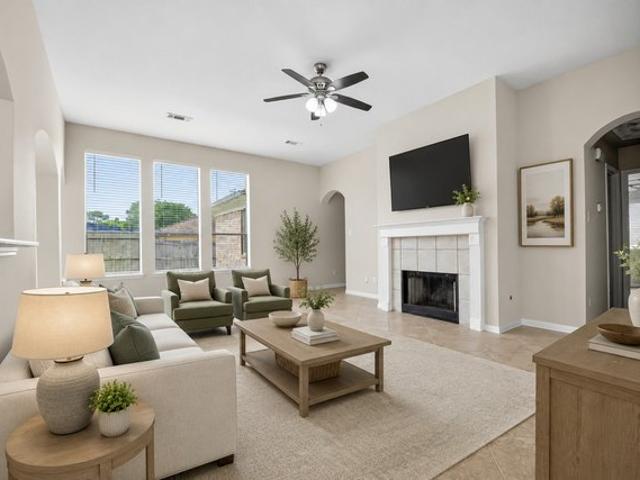 4915 Lochman Ln, Pearland, TX 77584