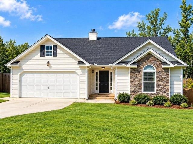 4915 Roxton Ln, Douglasville, GA 30135