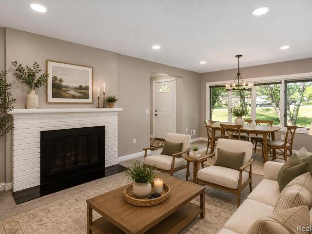 4915 Walnut Lake Road