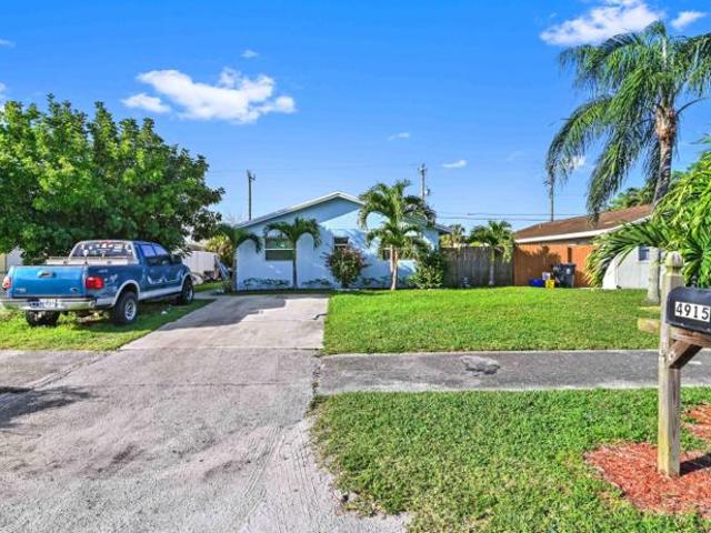 4915 Weymouth St, Lake Worth, FL 33463