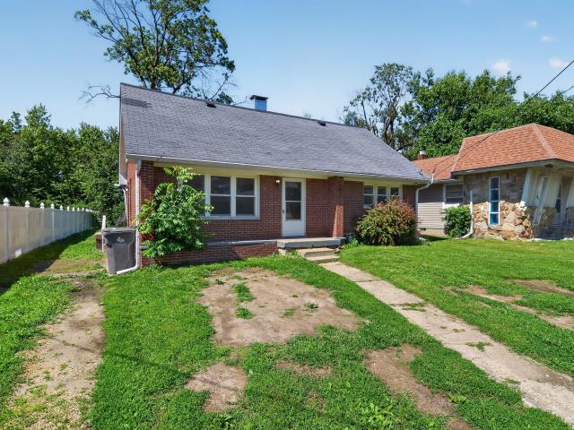 4916 E 39th Street