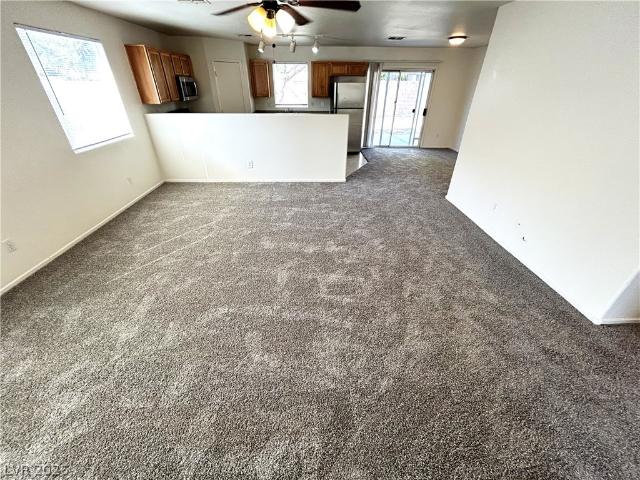 4916 River Splash Avenue