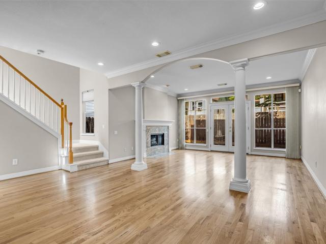 4916 Travis Street, Houston, US, TX