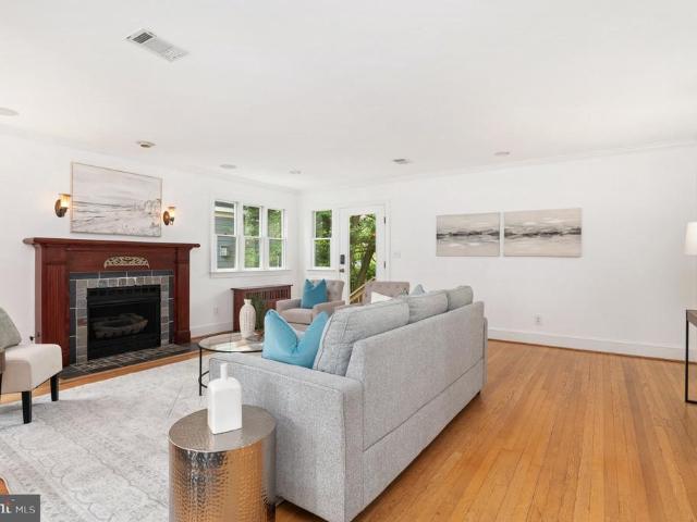 4916 17Th Street N