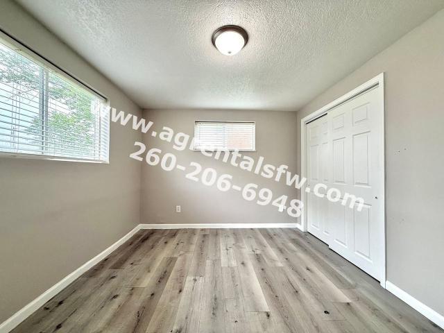 4917/4919 Northcrest 2 Bedroom Apartment for Rent at 4917 Northcrest Dr, Fort Wayne, IN 46825