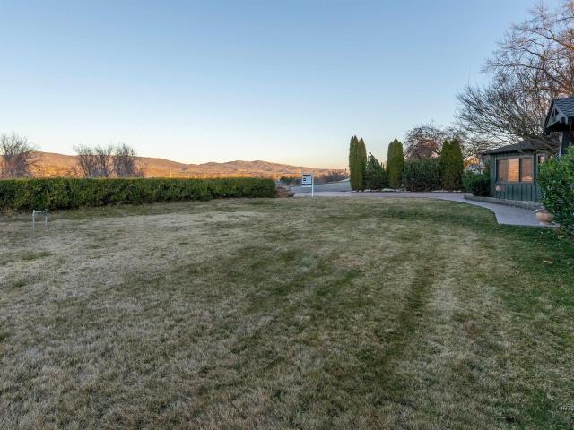 4917 Mountain View Dr